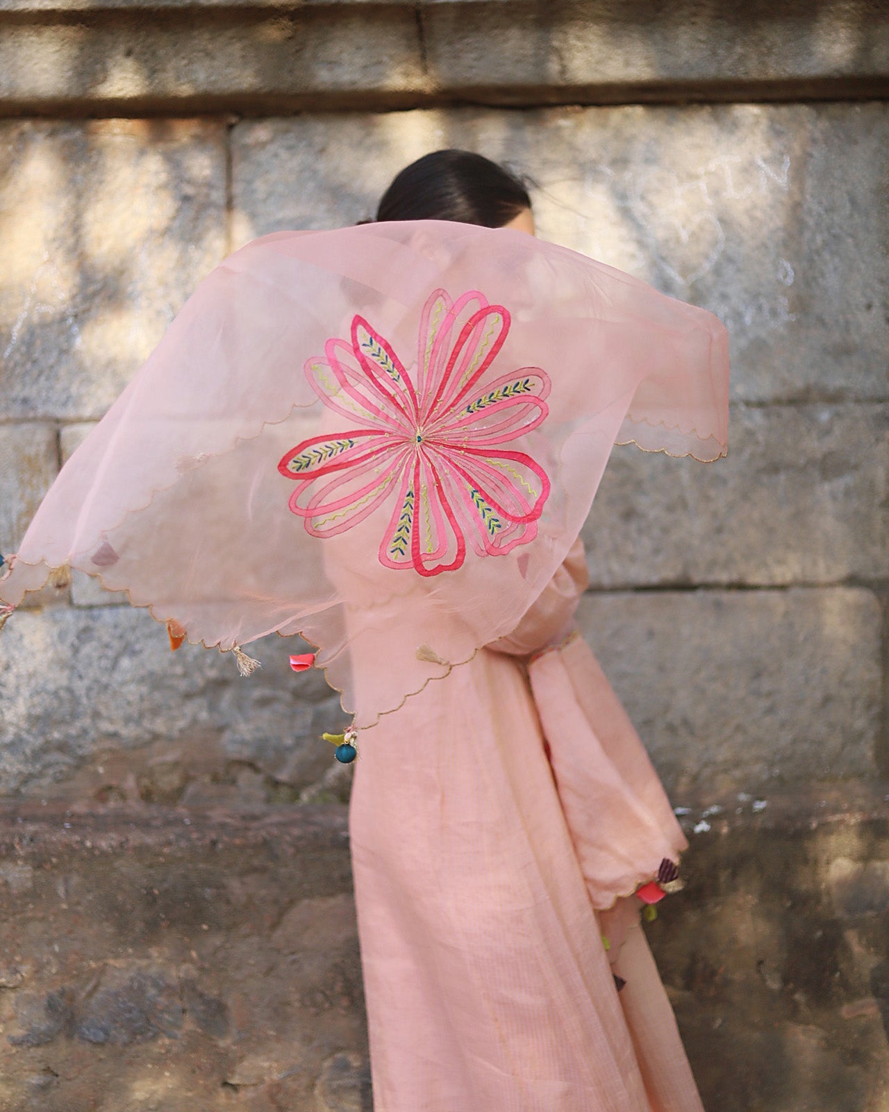 Zaynab Peachish Pink Flower Dupatta – Raji Ramniq